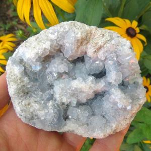 Raw Crystals & Natural Stones – Crystalline Dream